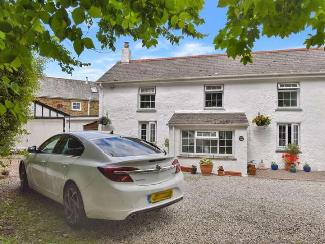 4 Bedroom Semi Detached House