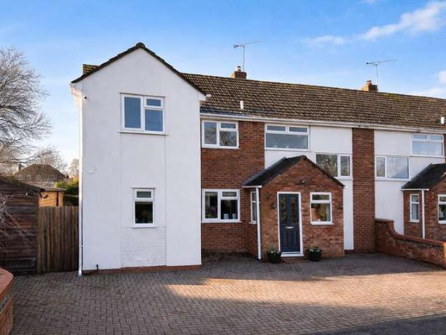 4 Bedroom Semi Detached House