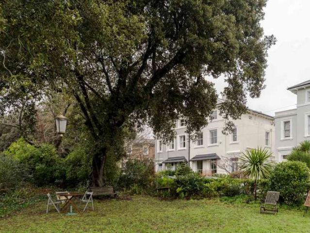 4 Bedroom Semi Detached House
