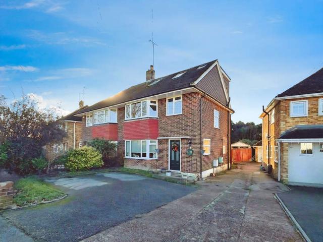 4 Bedroom Semi Detached House