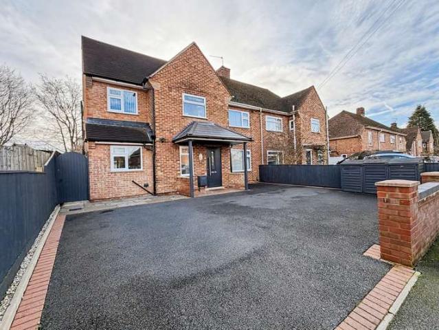 4 Bedroom Semi Detached House