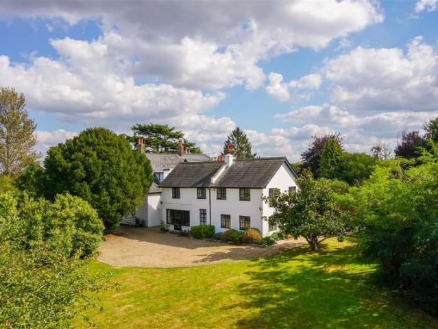 4 Bedroom Semi Detached House