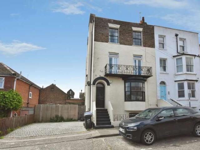 4 Bedroom Semi Detached House