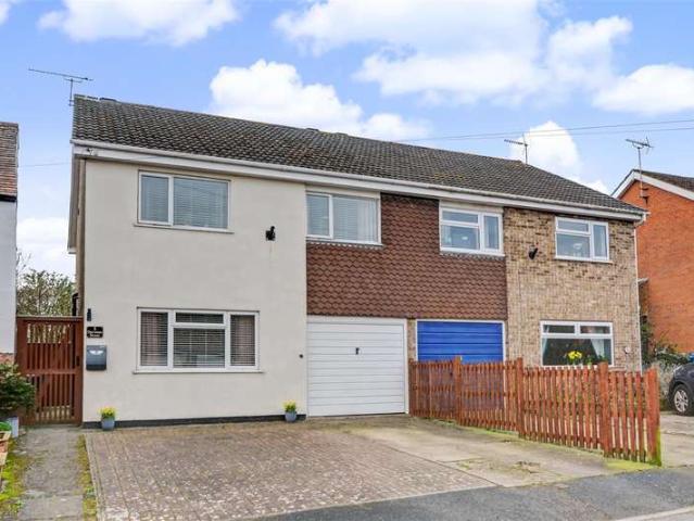 4 Bedroom Semi Detached House