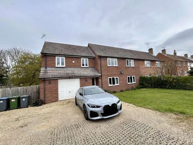 4 Bedroom Semi Detached House