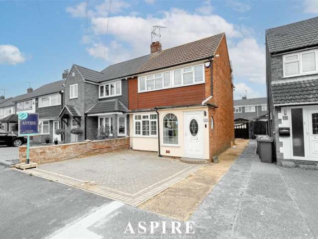 4 Bedroom Semi Detached House