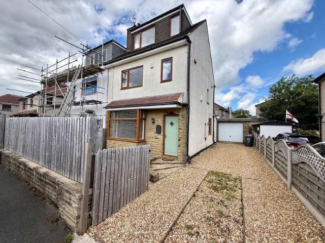 4 Bedroom Semi Detached House