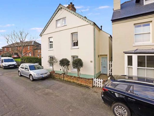 4 Bedroom Semi Detached House