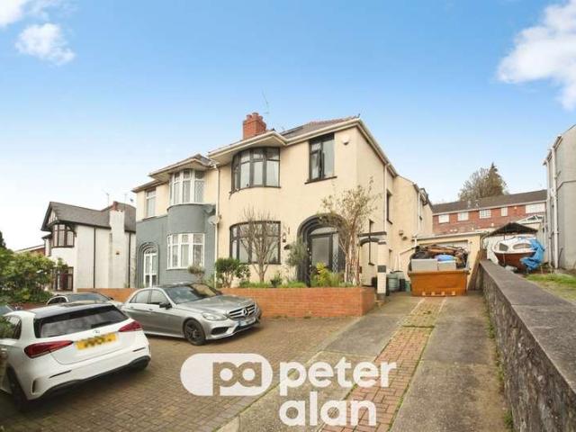 4 Bedroom Semi Detached House