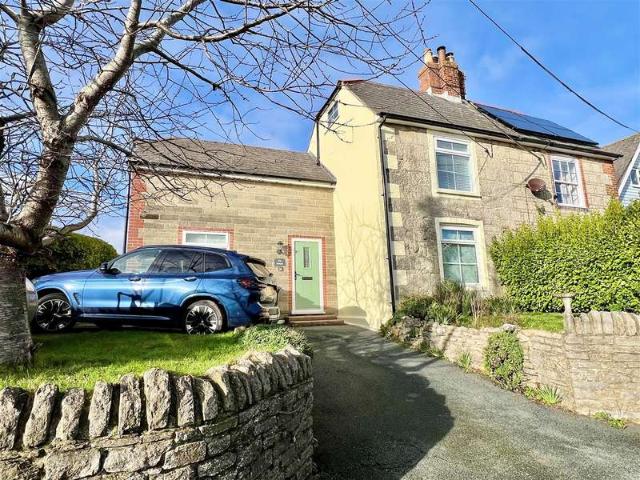 4 Bedroom Semi Detached House