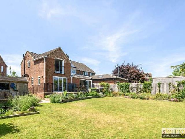 4 Bedroom Semi Detached House