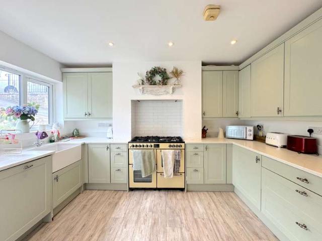 4 Bedroom Semi Detached House