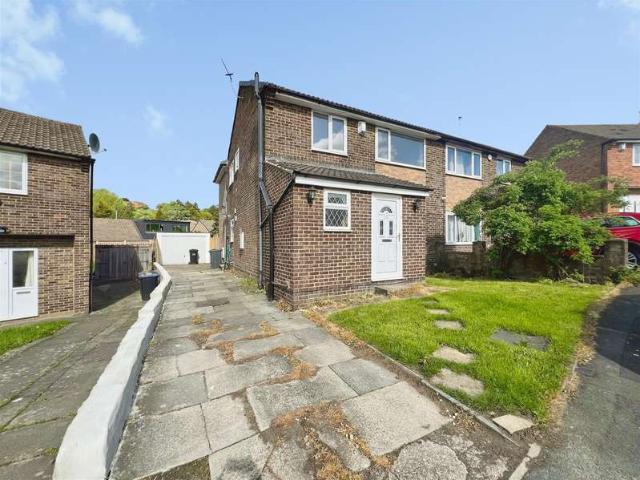 4 Bedroom Semi Detached House