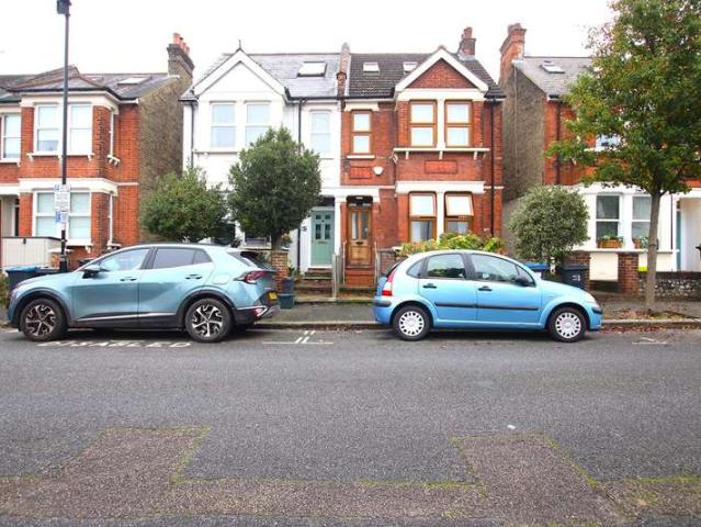 4 Bedroom Semi Detached House