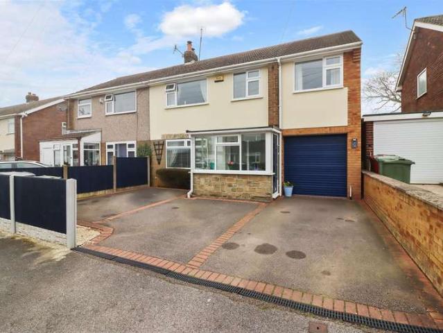 4 Bedroom Semi Detached House