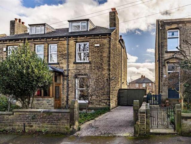 4 Bedroom Semi Detached House