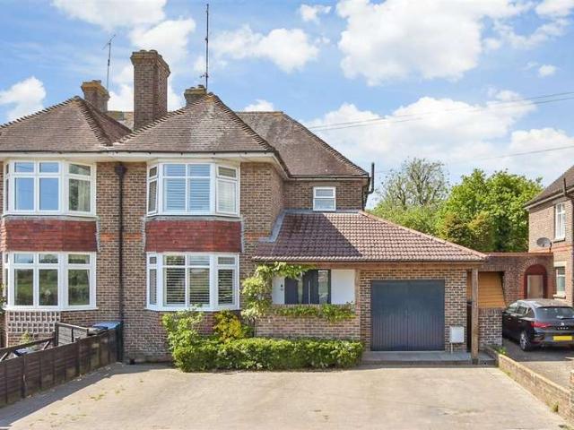 4 Bedroom Semi Detached House