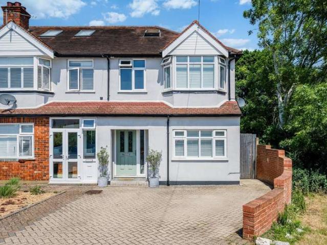 4 Bedroom Semi Detached House