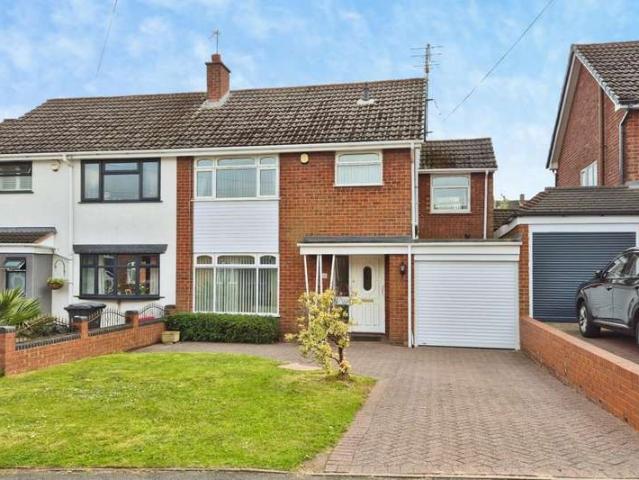 4 Bedroom Semi Detached House