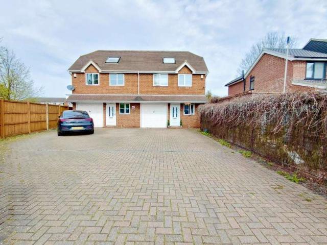 4 Bedroom Semi Detached House