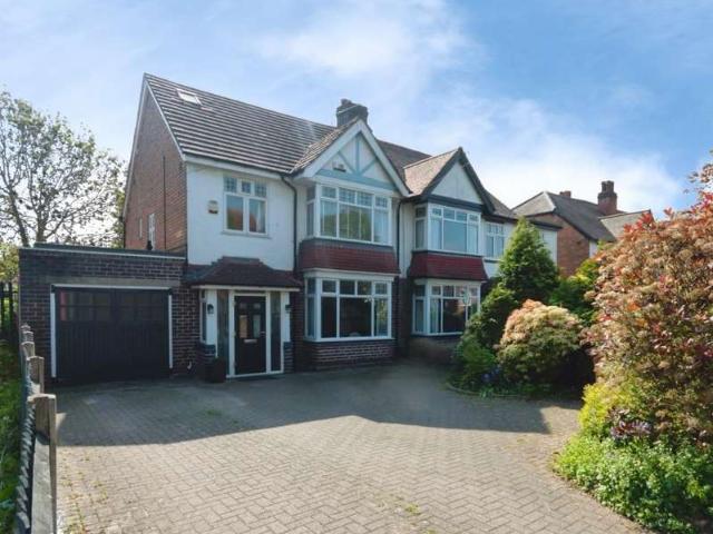 4 Bedroom Semi Detached House