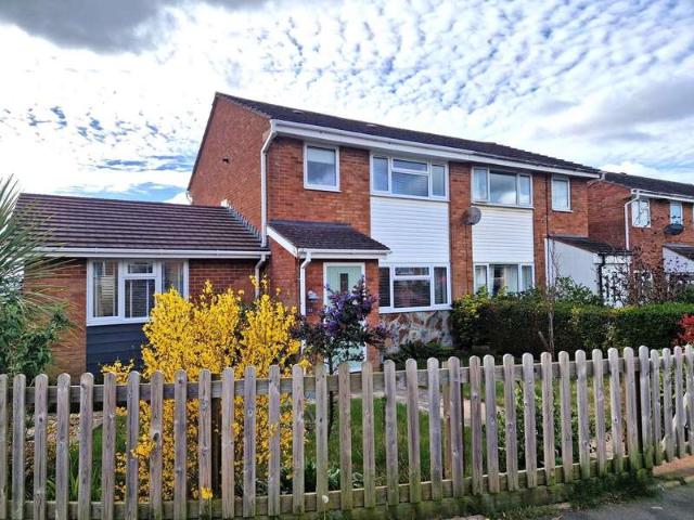 4 Bedroom Semi Detached House