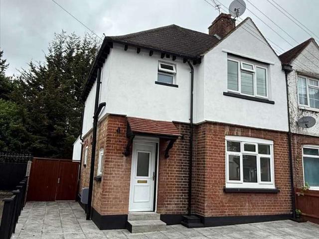 4 Bedroom Semi Detached House