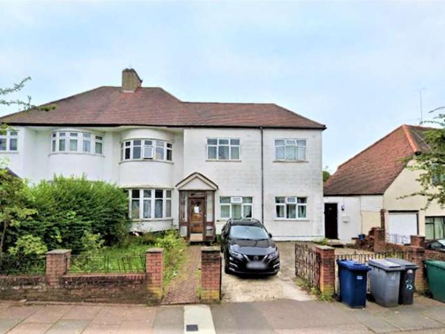 4 Bedroom Semi Detached House