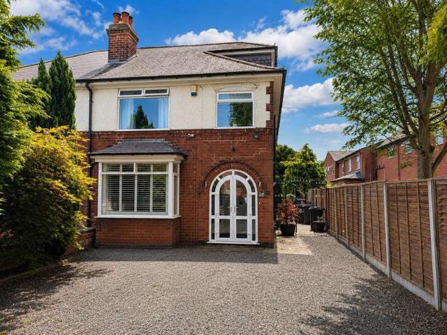 4 Bedroom Semi Detached House