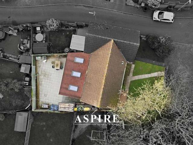 4 Bedroom Semi Detached House