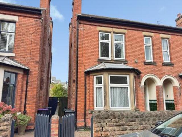 4 bedroom Semi detached house To Let