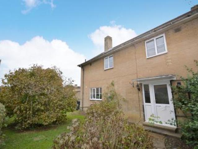4 bedroom Semi detached house To Let