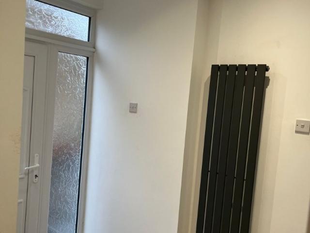4 bedroom Semi detached house To Let