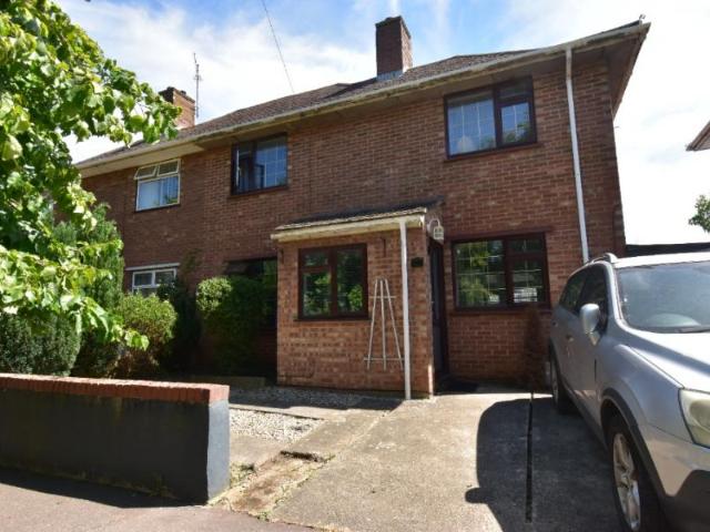 4 bedroom Semi detached house To Let