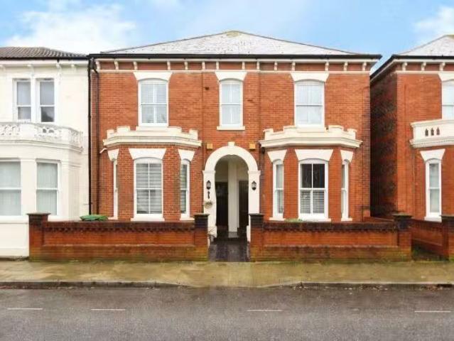 4 bedroom Semi Detached House to rent, Cavendish Road, Southse.