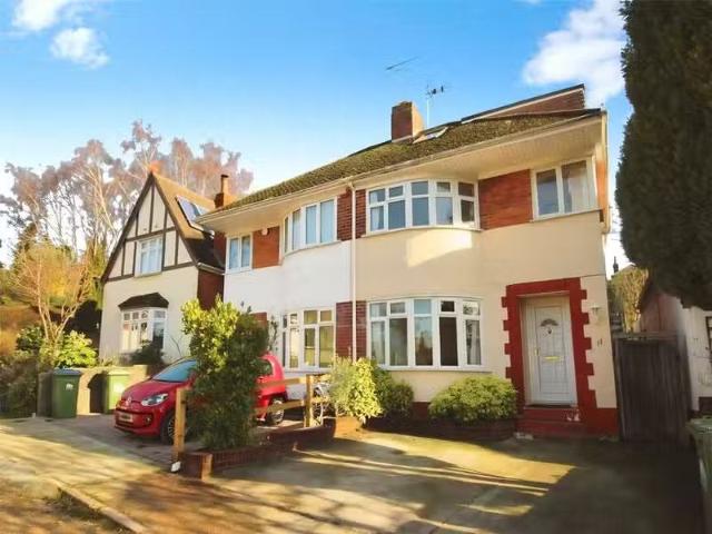 4 bedroom Semi Detached House to rent, Hilldown Road, Southamp.