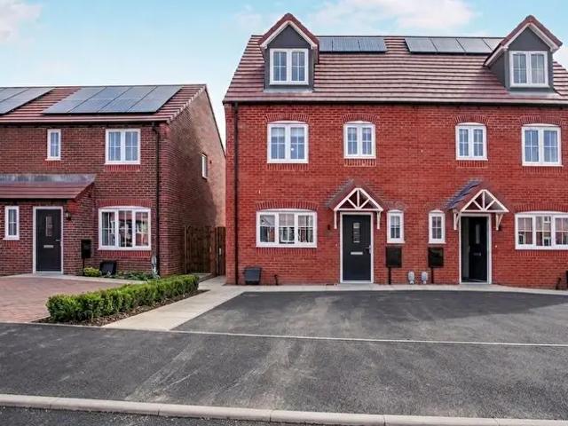 4 Bedroom Semi Detached House To Rent In Nero Avenue, Nuneaton, CV11