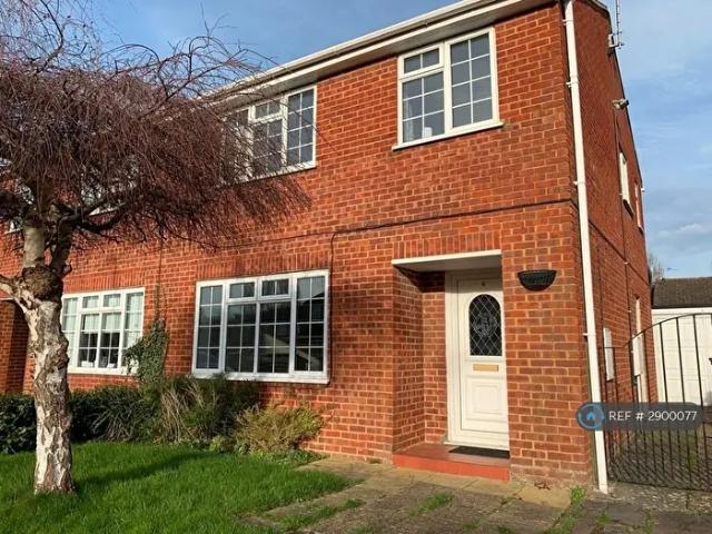 4 Bedroom Semi Detached House To Rent In Otters Brook, Buckingham, MK18
