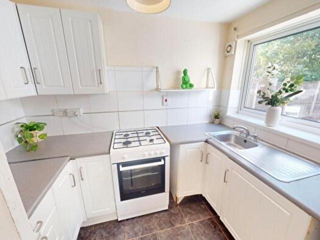 4 Bedroom Semi Detached House To Rent In Old Mill Close, Radford, Nottingham, NG7