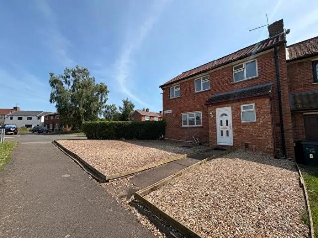4 Bedroom Semi Detached House To Rent In Aynho Walk, Northampton, NN2