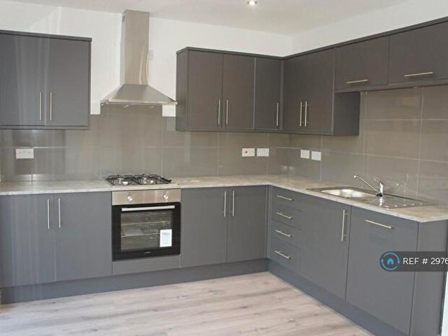 4 Bedroom Semi Detached House To Rent In Ashlawn Road, Rugby, CV22