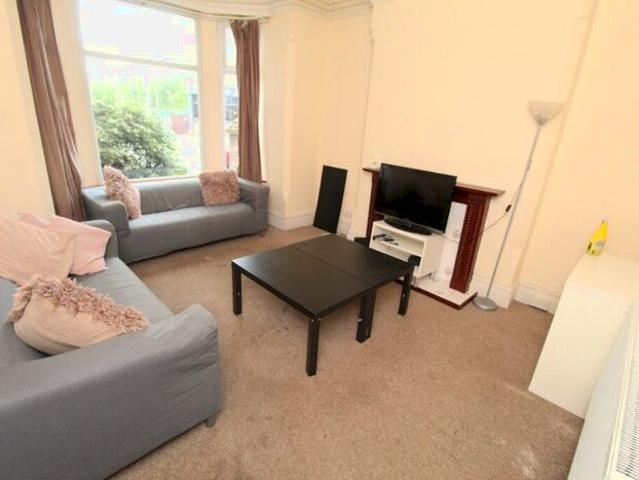 4 Bedroom Semi Detached House To Rent In Bed Trent Boulevard, West Bridgford, NG2