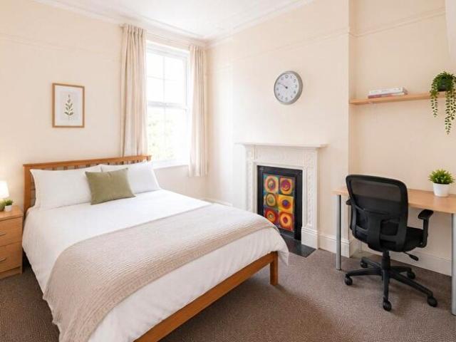4 Bedroom Semi Detached House To Rent In Bed Derby Grove, Lenton, Nottingham, NG7