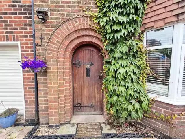 4 Bedroom Semi Detached House To Rent In Beech Drive, Darley A.