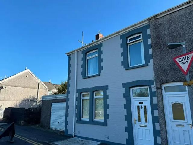 4 Bedroom Semi Detached House To Rent In Bridge Street, Maesteg, CF34