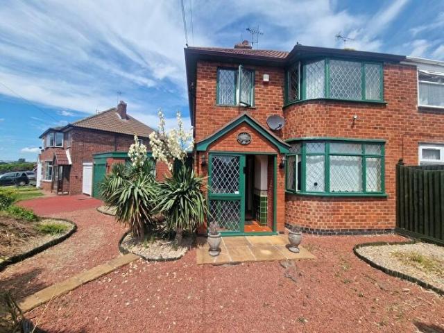 4 Bedroom Semi Detached House To Rent In Brockenhurst Drive, Leicester, LE3
