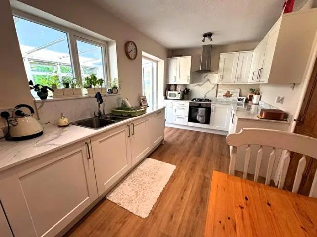 4 Bedroom Semi Detached House To Rent In Clarborough Drive, Arnold, Nottingham, NG5