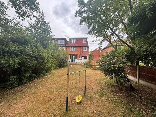 4 Bedroom Semi Detached House To Rent In Davies Road, West Bridgford, Nottingham, NG2