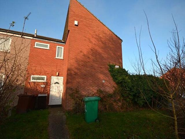 4 Bedroom Semi Detached House To Rent In Fleming Gardens, Clifton, NG11