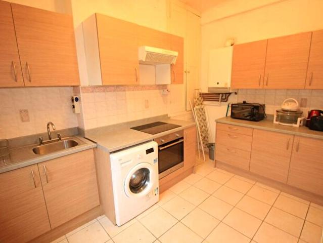4 Bedroom Semi Detached House To Rent In Forest Road East, Nottingham, NG1
